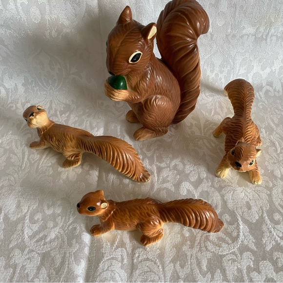 Artmark | Accents | Vtg Artmark Japan Ceramic Squirrel Family Granny ...